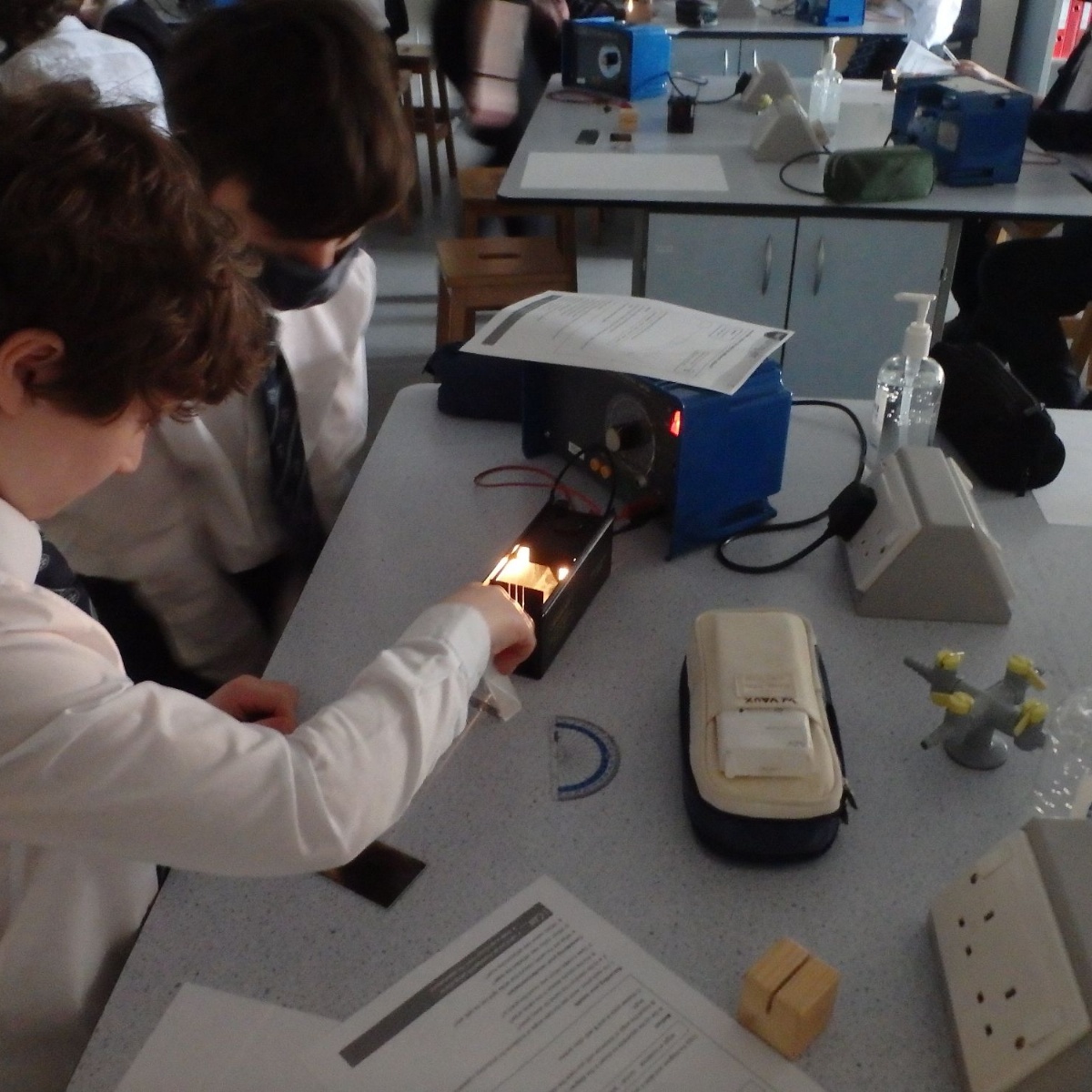 Warwick School - Year 7 Physics practical